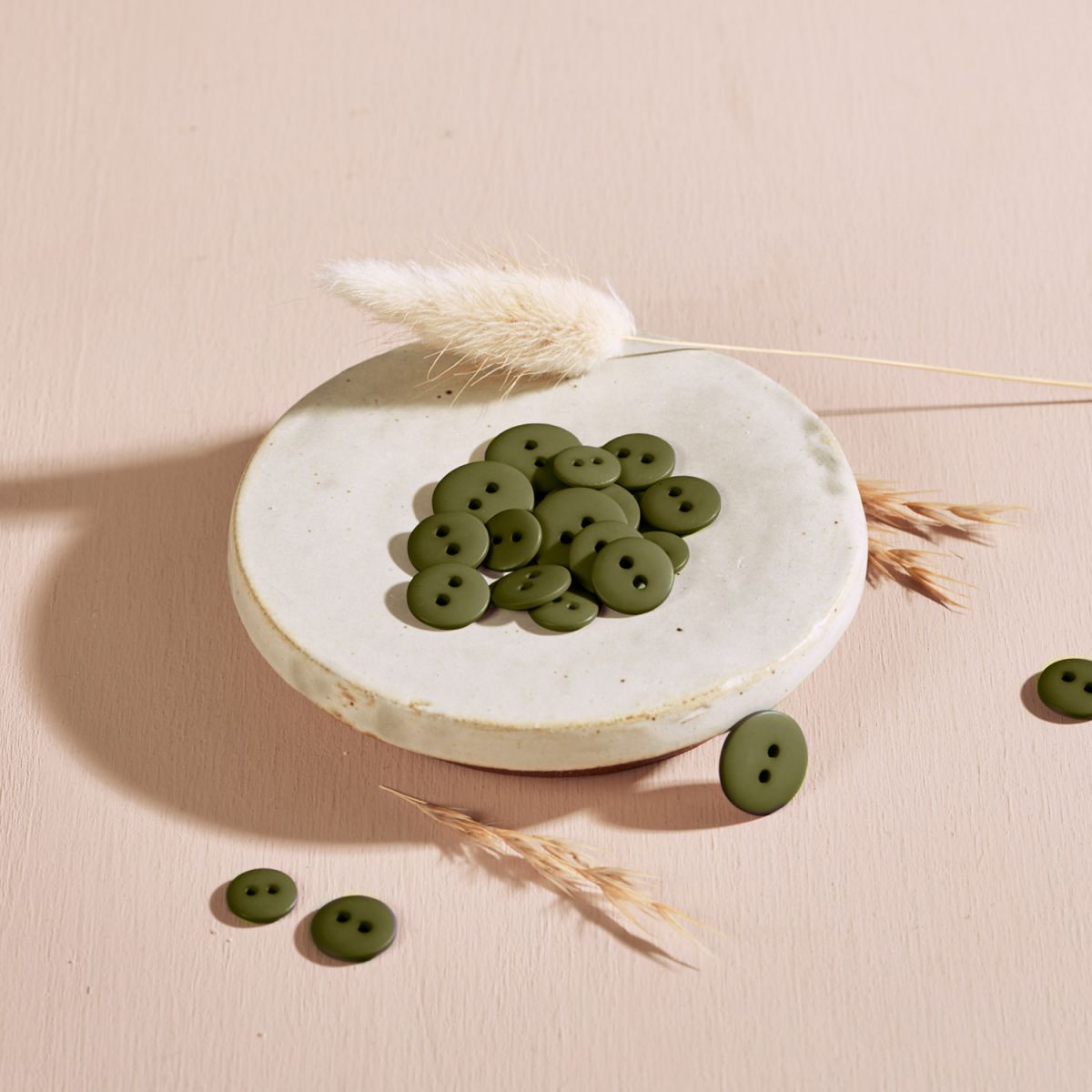 Atelier Brunette - Classic Matte Buttons - Ivy Green 15mm – Lamazi Fabrics
